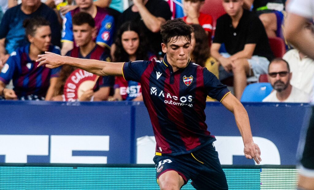 Álex Valle encandiló al Ciutat de Valencia